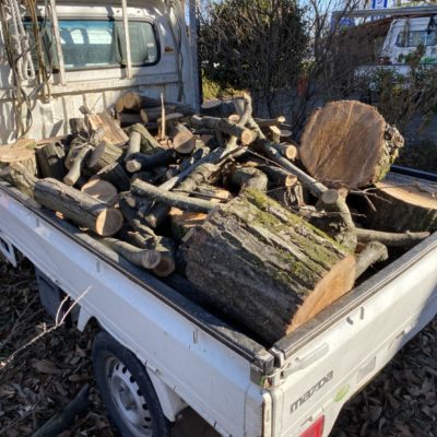 イナバ倉庫・ガレージ4棟タイプ設置（SGN-366GPB-4型） 頑丈・快適・豊富なオプション 八王子市 ｜八王子の造園・植木・庭のお手入れ｜株式会社ワールドグリーン